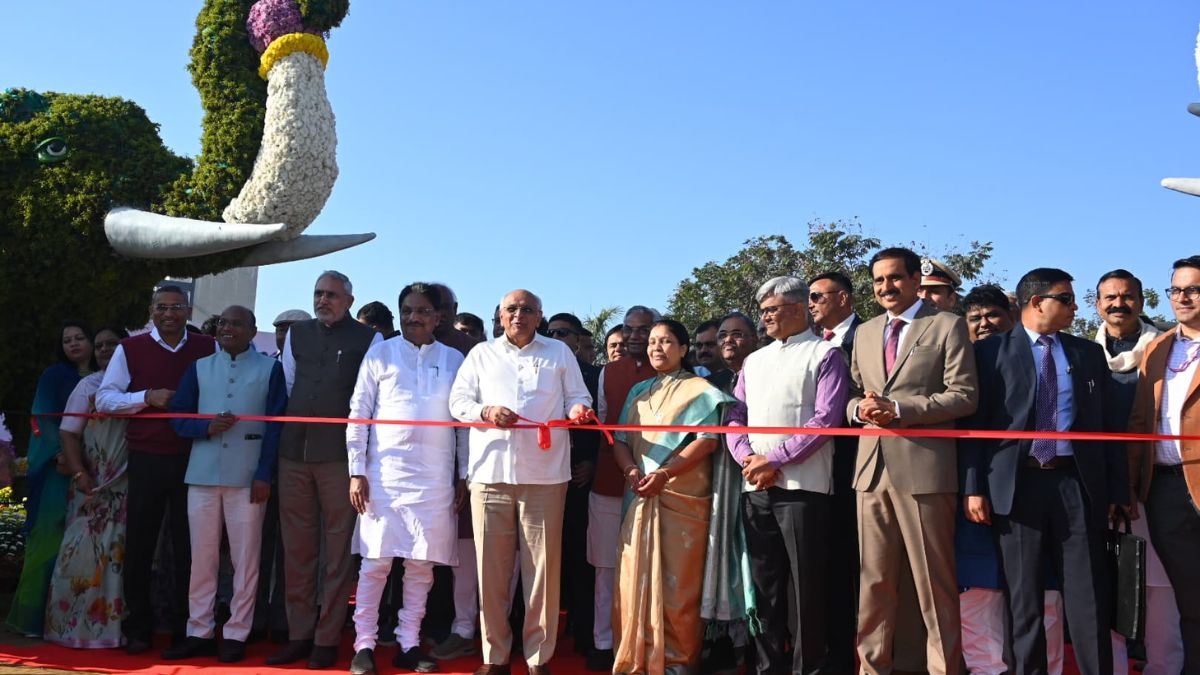 Gujarat CM inaugurated the 'Ahmedabad International Flower Show 2025 ...