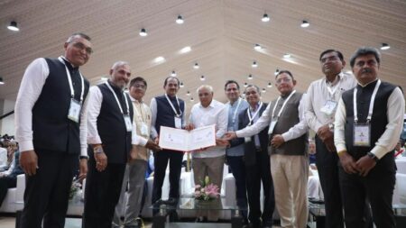 Surat Diamond Cut GI tag celebrated with special postal cover at VGRC ...